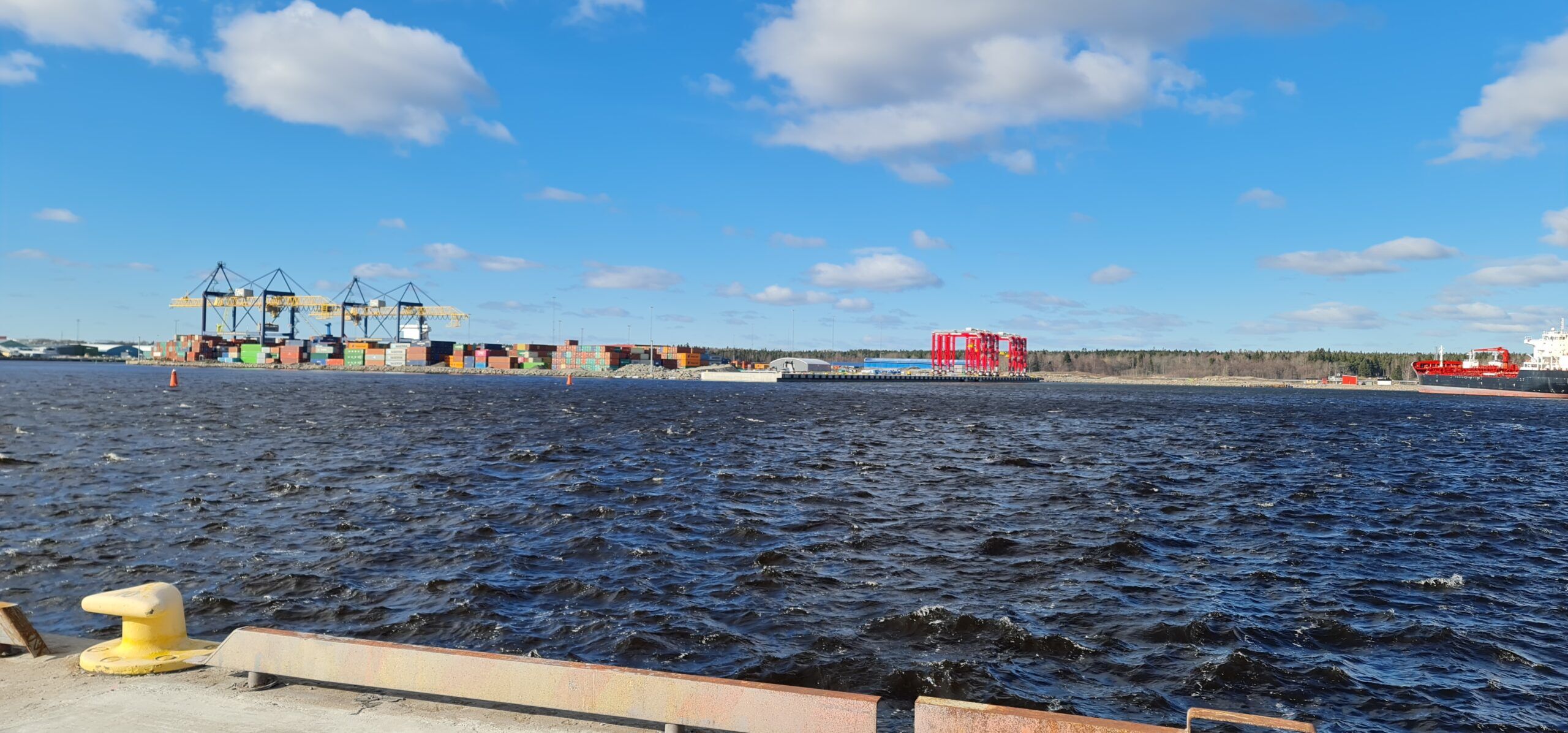 The Vessel Symphony Sky at Port of GAVLE - Project Cargo Weekly