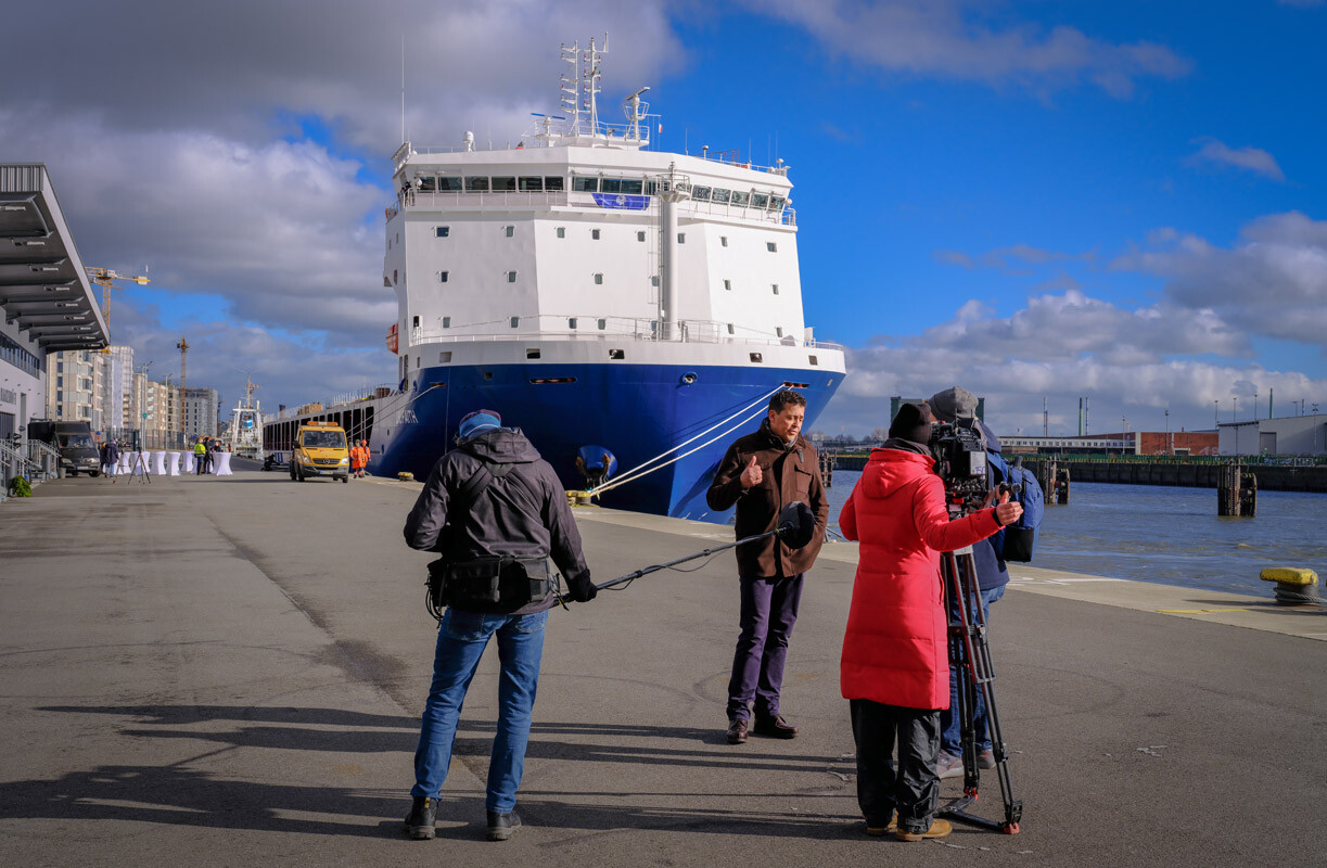 The Christening of the UHL FAITH of United Heavylift - Project Cargo Weekly