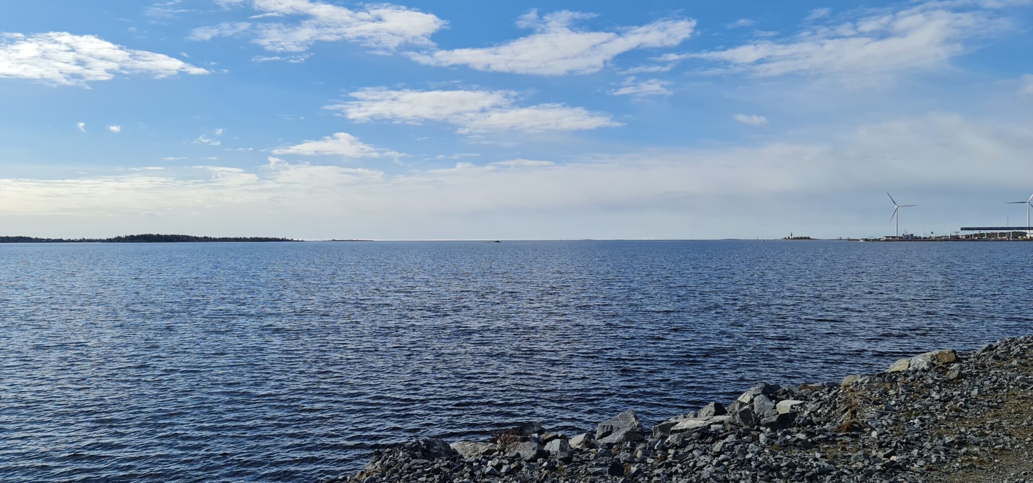Port of Umeå and the ferry approaching Vaasa - Project Cargo Weekly