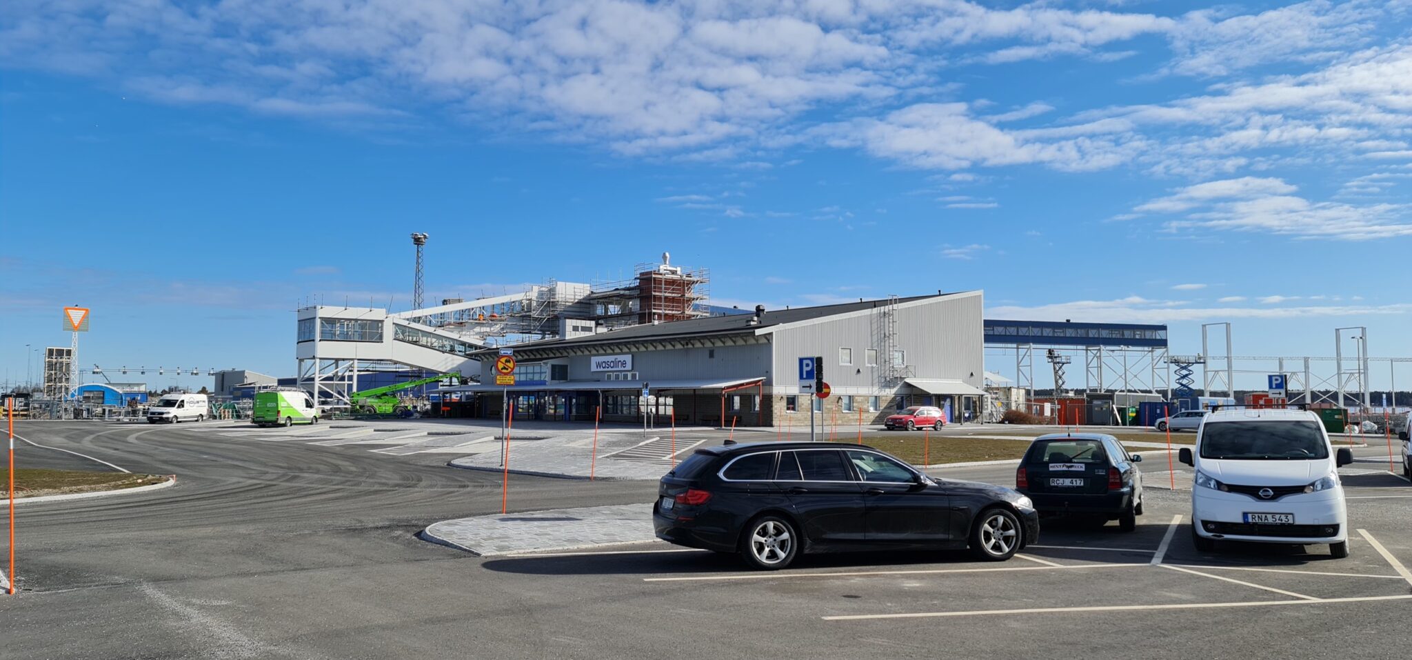Port of Umeå and the ferry approaching Vaasa - Project Cargo Weekly