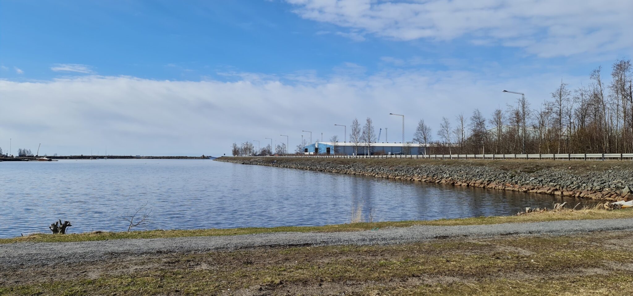 Port of Umeå and the ferry approaching Vaasa - Project Cargo Weekly
