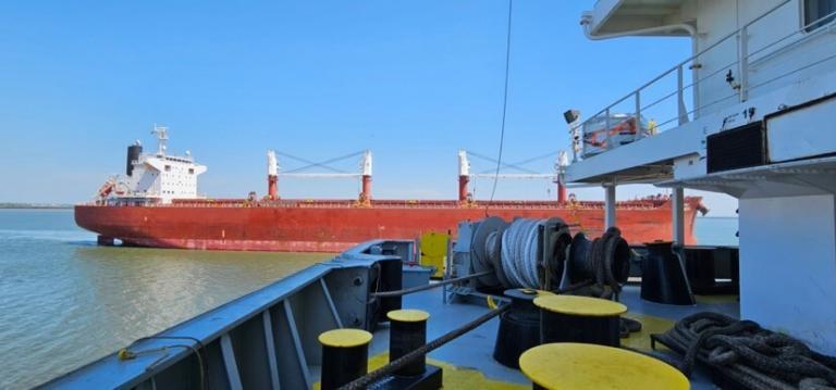 mv Bright Sky Voyage - Maputo to Durban - Project Cargo Weekly